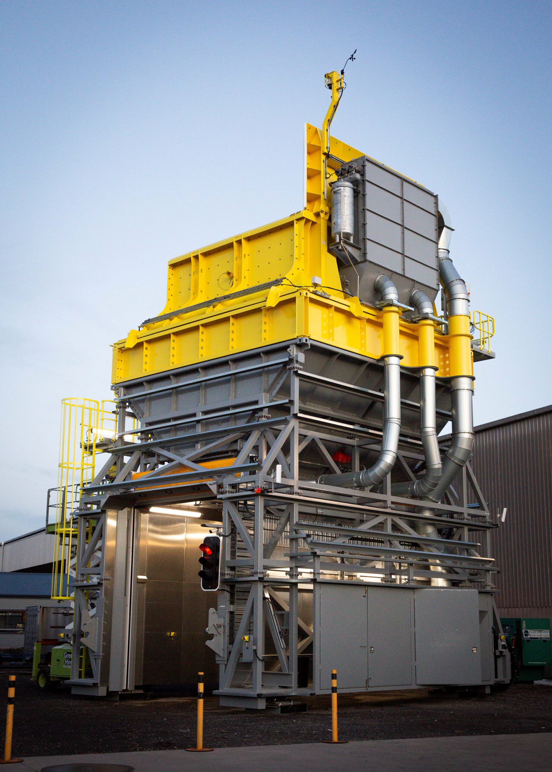 New high-tech port hopper excels in sustainability and safety ...